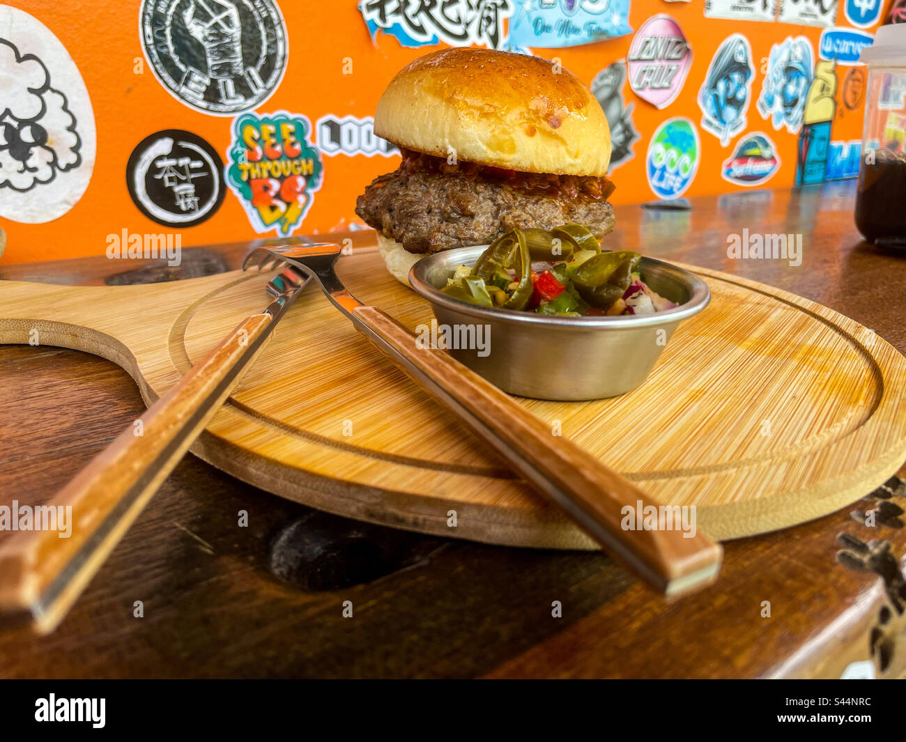 Burger shop not outside hi-res stock photography and images - Alamy