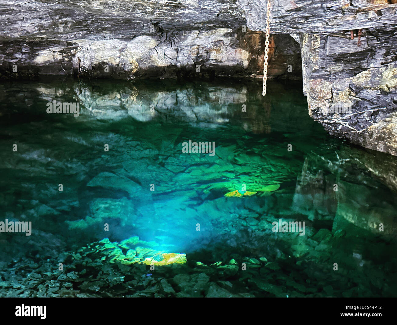 Underground water cave hi-res stock photography and images - Alamy