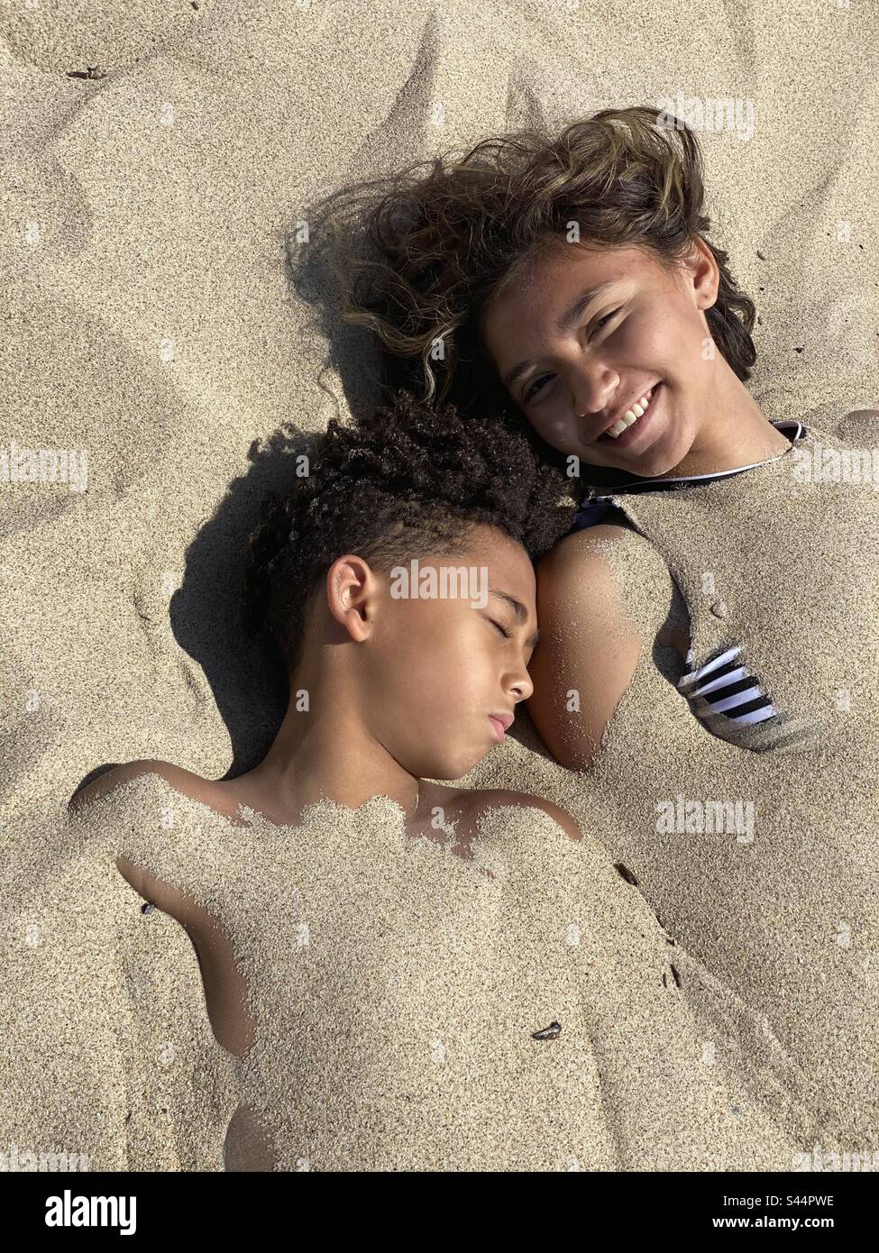 Kids in sand hi-res stock photography and images - Alamy