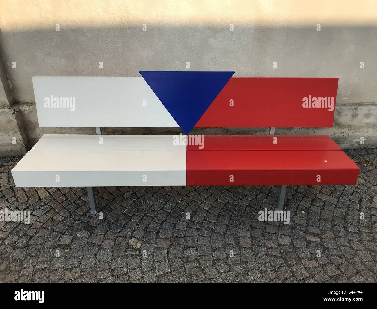 Bench painted red white and blue hi-res stock photography and images ...