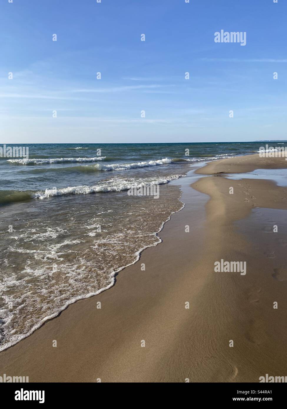 Cherry beach hi-res stock photography and images - Alamy