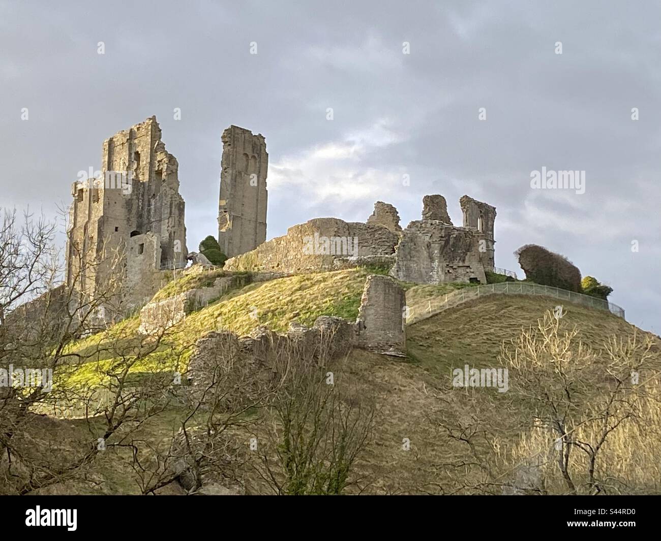 Corfe ruins hi-res stock photography and images - Alamy