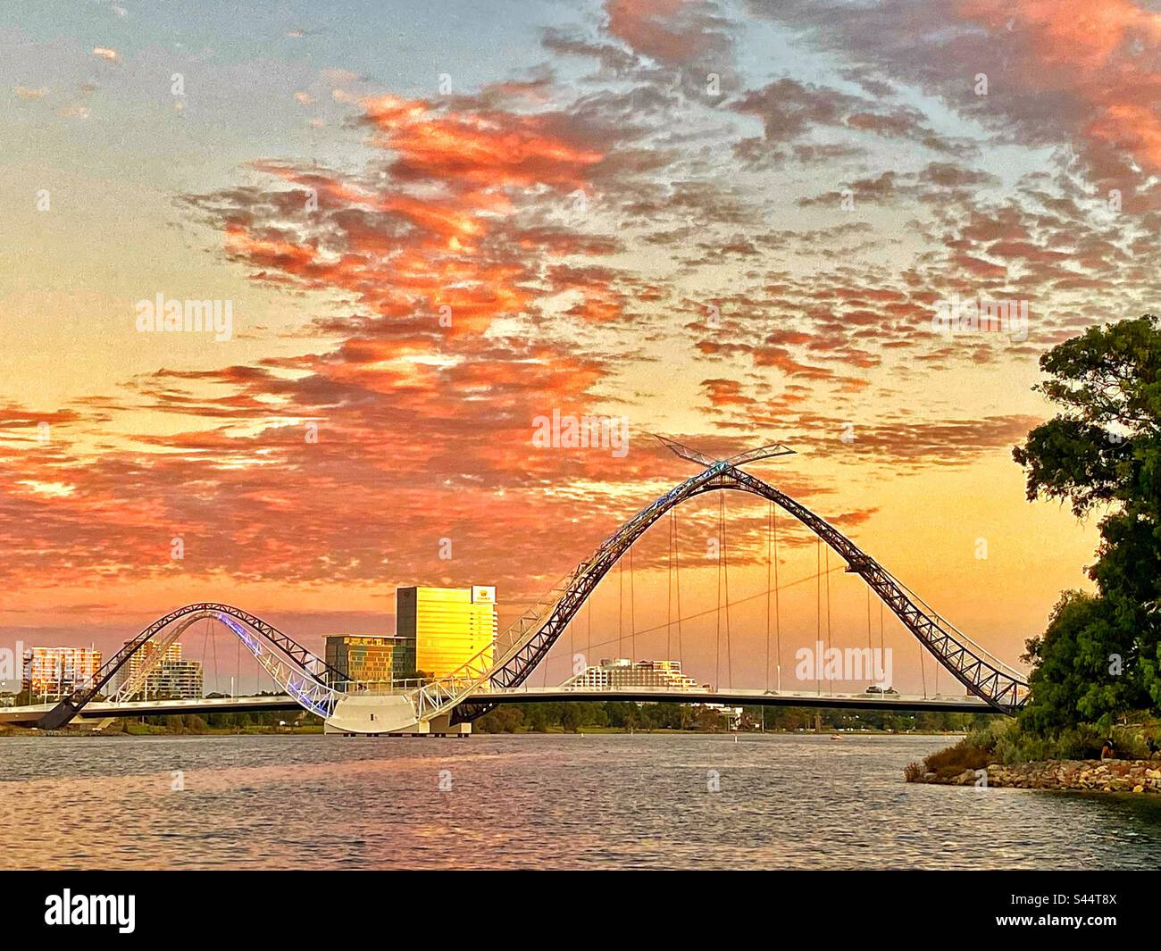 Swan river perth sunset hi-res stock photography and images - Alamy