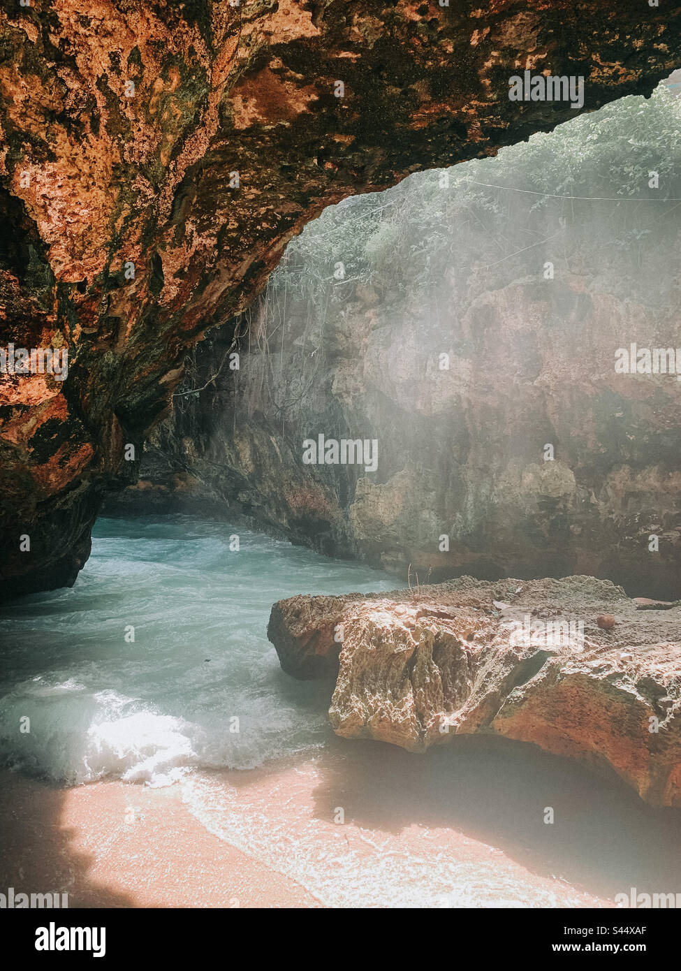 Cave mist hi-res stock photography and images - Alamy