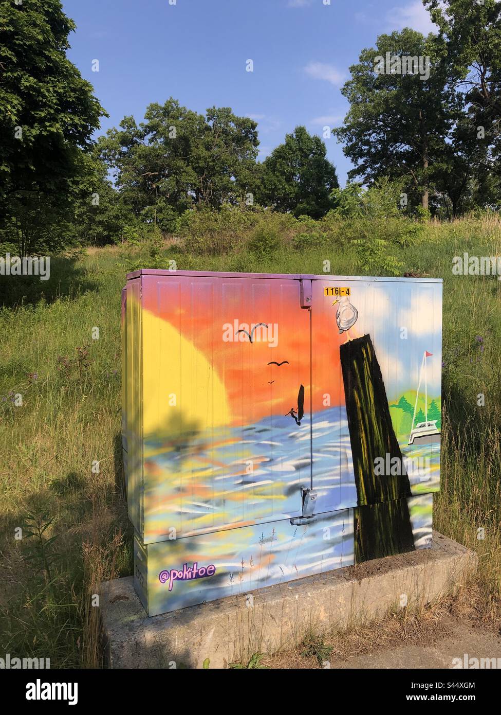 Painted utility box hi-res stock photography and images - Alamy