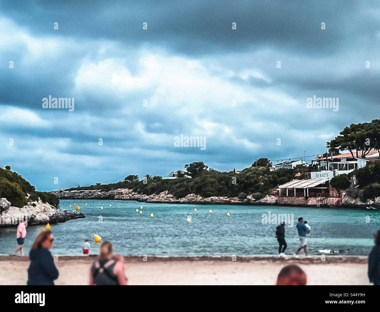 Cold beach hi-res stock photography and images - Alamy