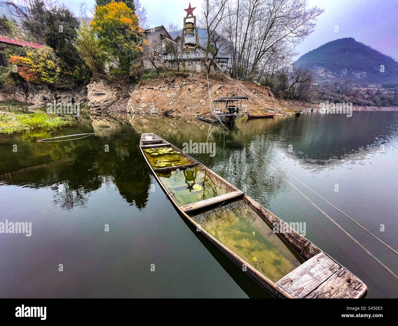 Sunken fishing boat Stock Photo - Alamy