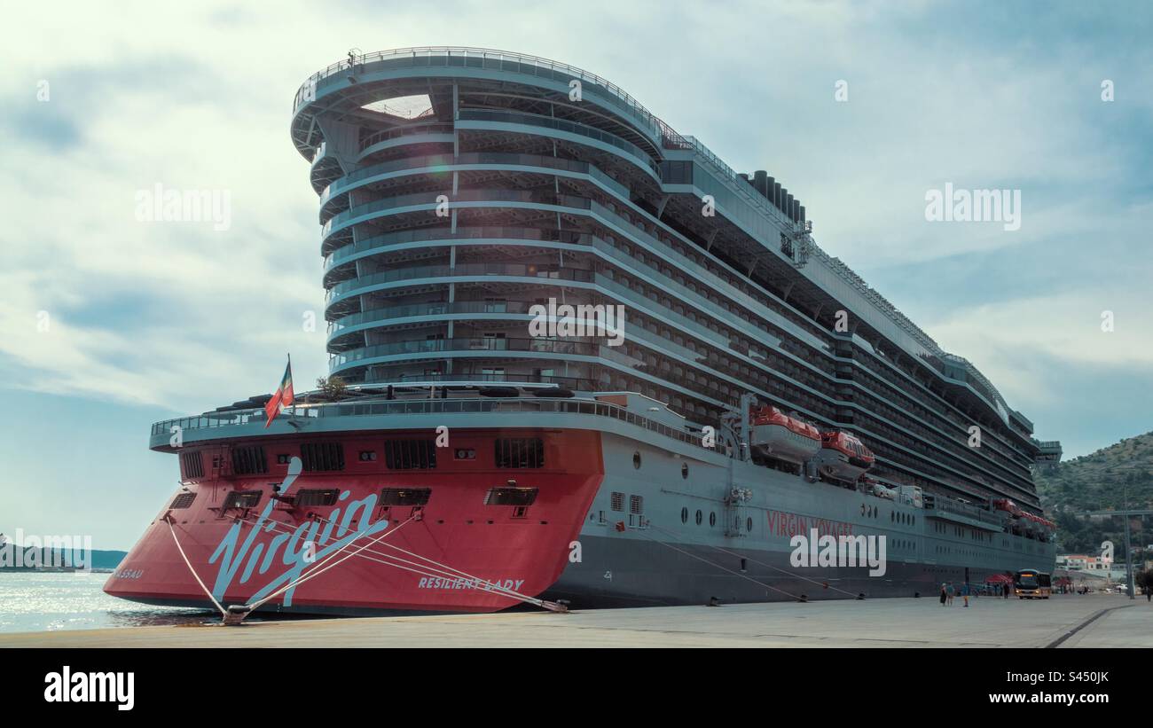 Virgin Cruise Ship - Resilient Lady Stock Photo - Alamy