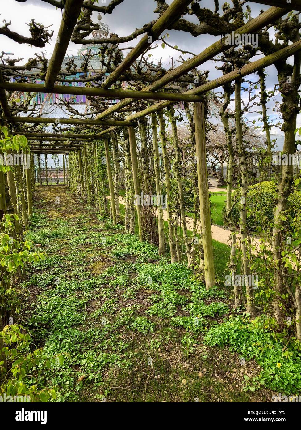 The secret passage hi-res stock photography and images - Alamy