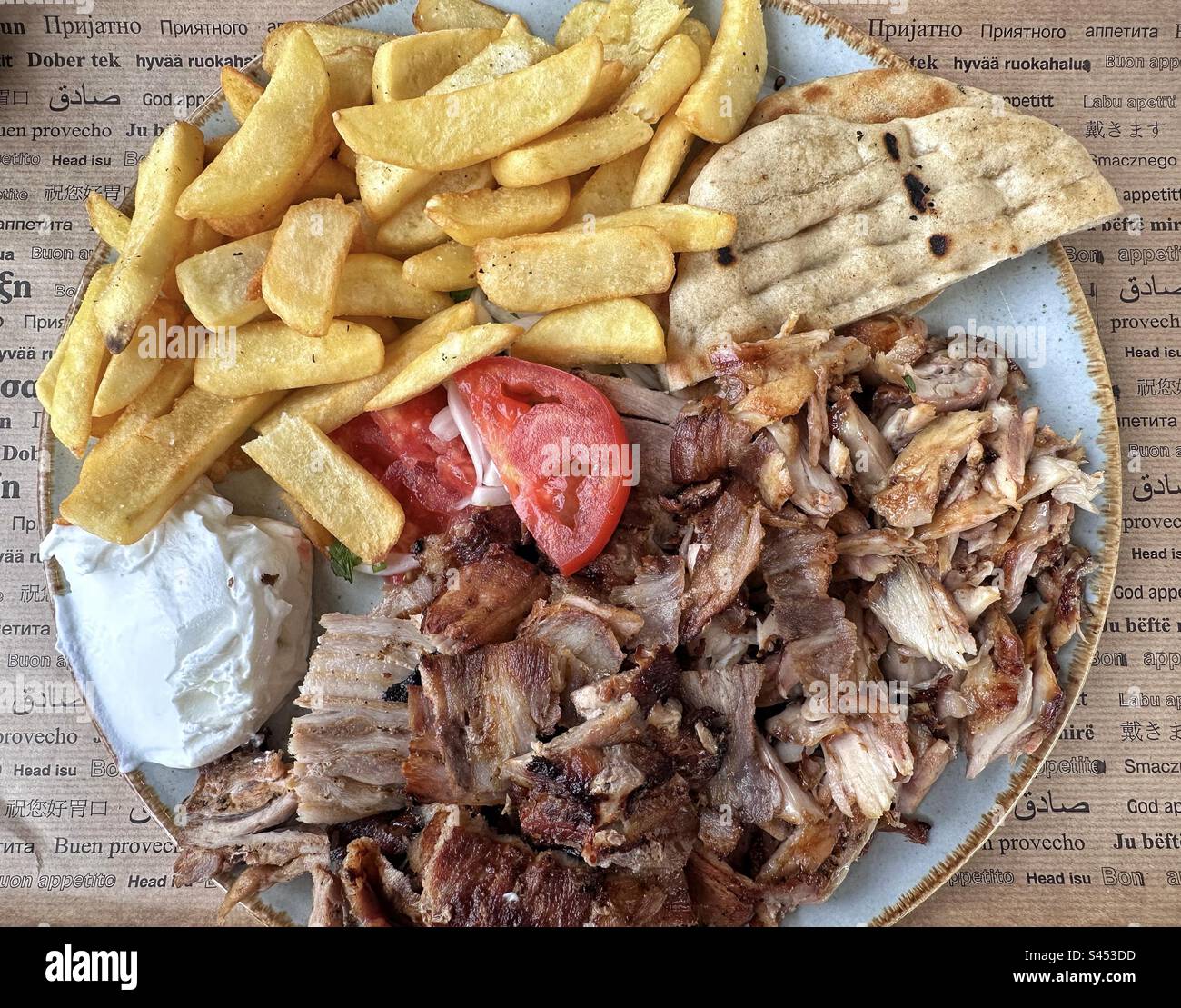 Chicken gyros hi-res stock photography and images - Alamy