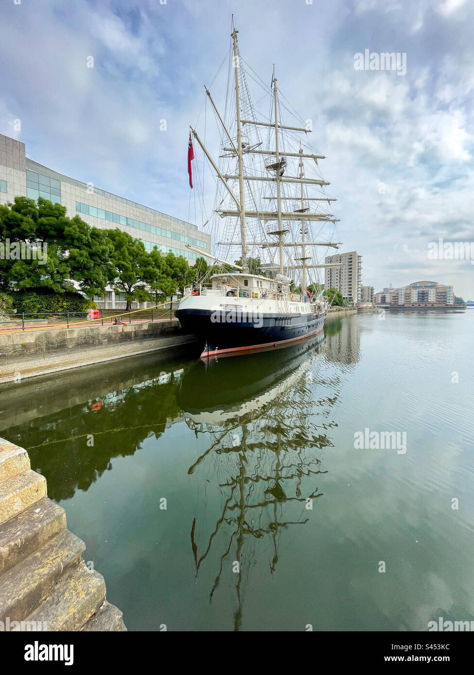 Tenacious hi-res stock photography and images - Alamy