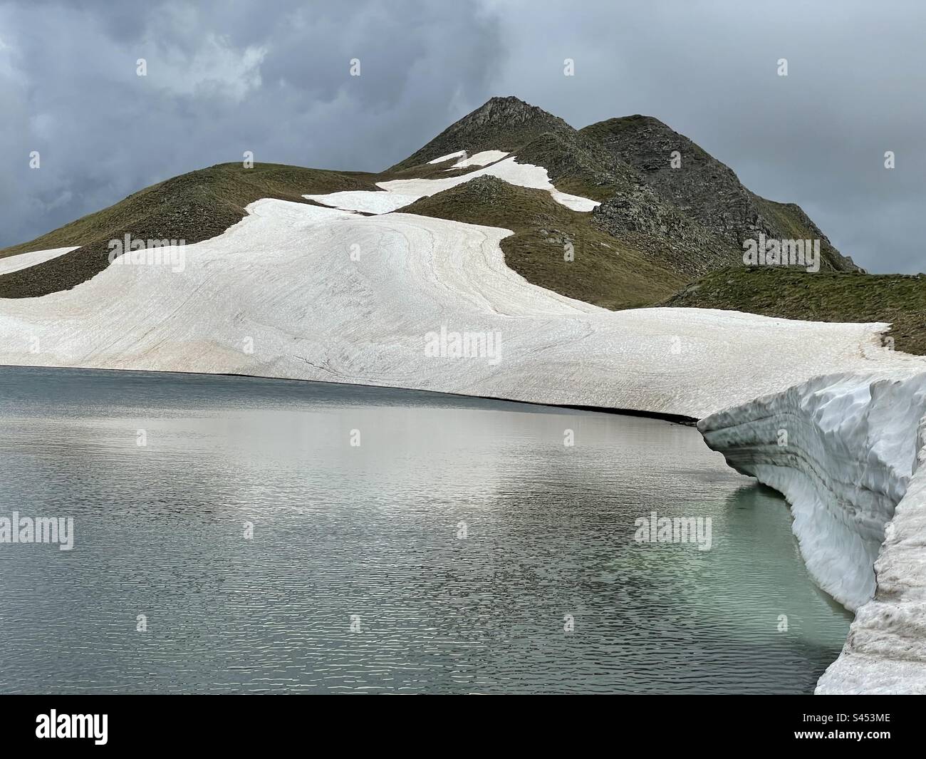 Dragonlake hi-res stock photography and images - Alamy