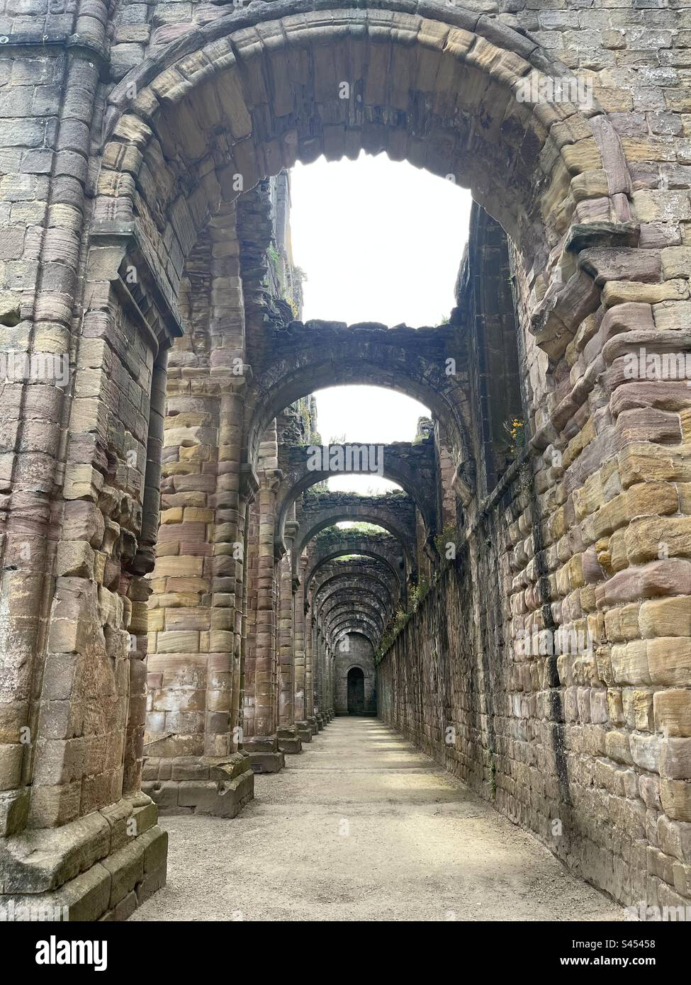 Corridor of arches hi-res stock photography and images - Alamy