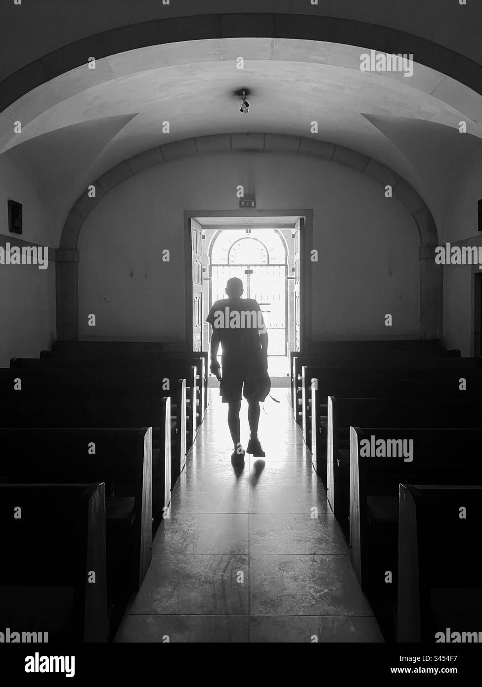 Man leaving hi-res stock photography and images - Alamy