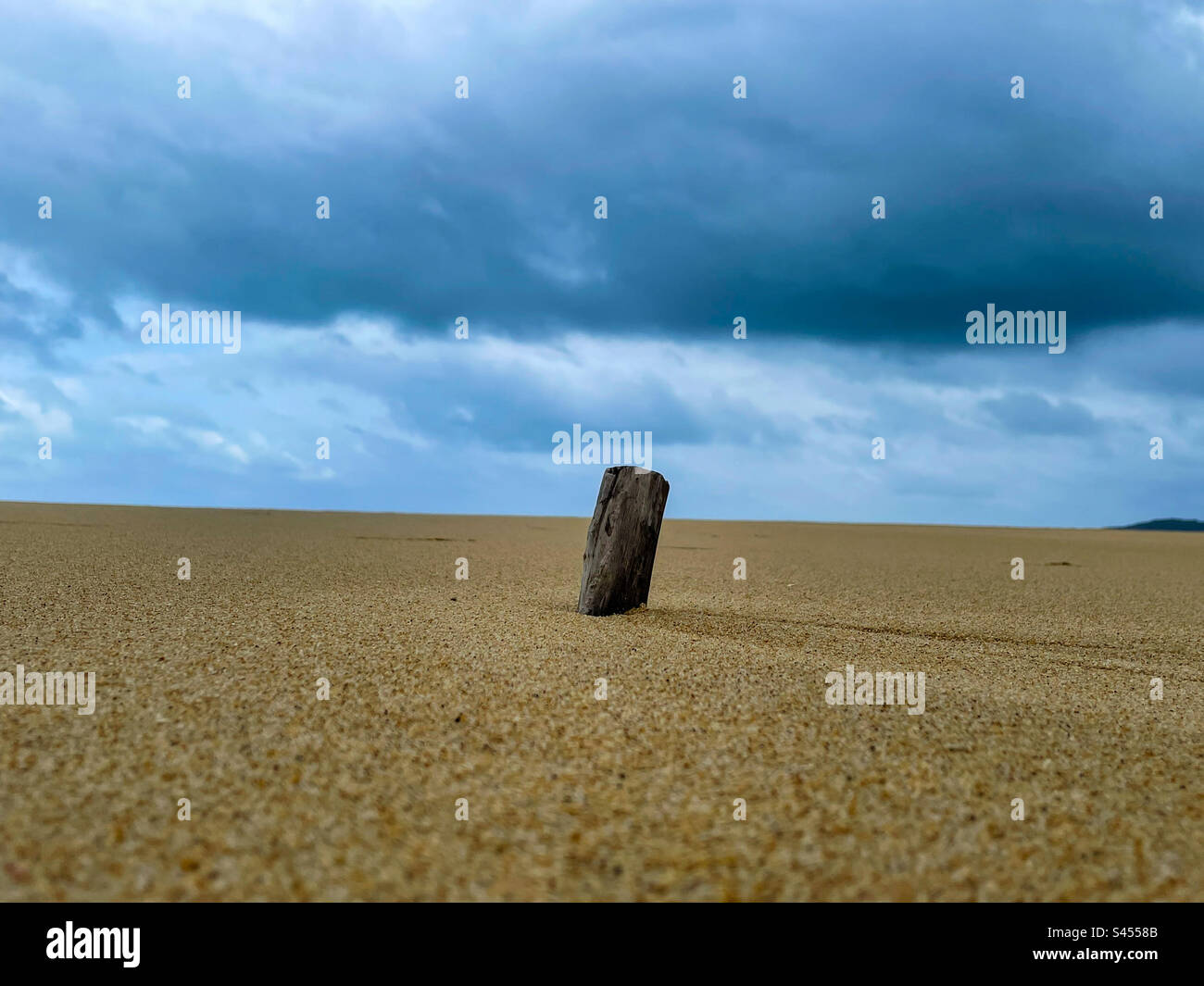 Wood pole hi-res stock photography and images - Alamy