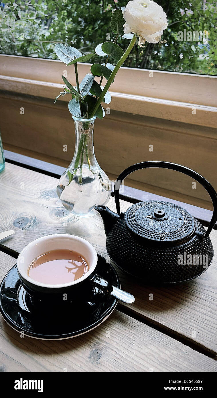 Chilled spot hi-res stock photography and images - Alamy