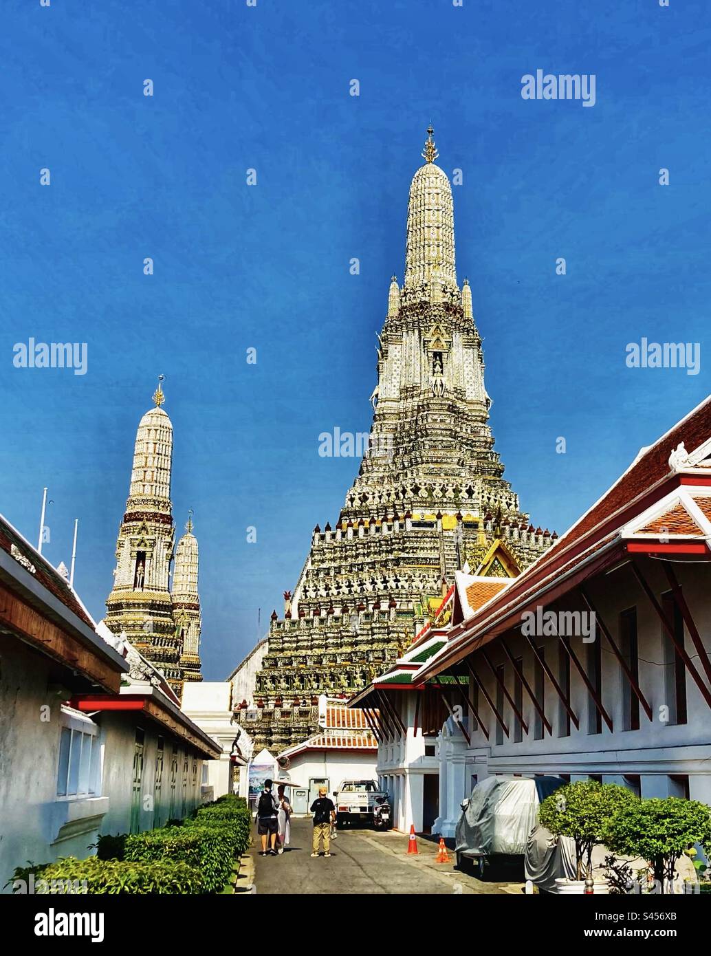 What arun bangkok hi-res stock photography and images - Alamy