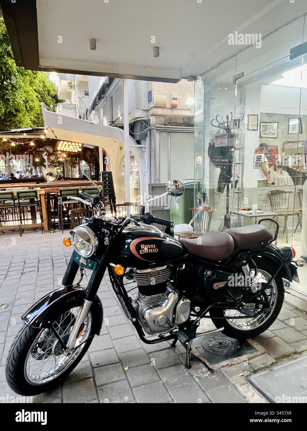 Royal enfield motorcycle hi-res stock photography and images - Alamy