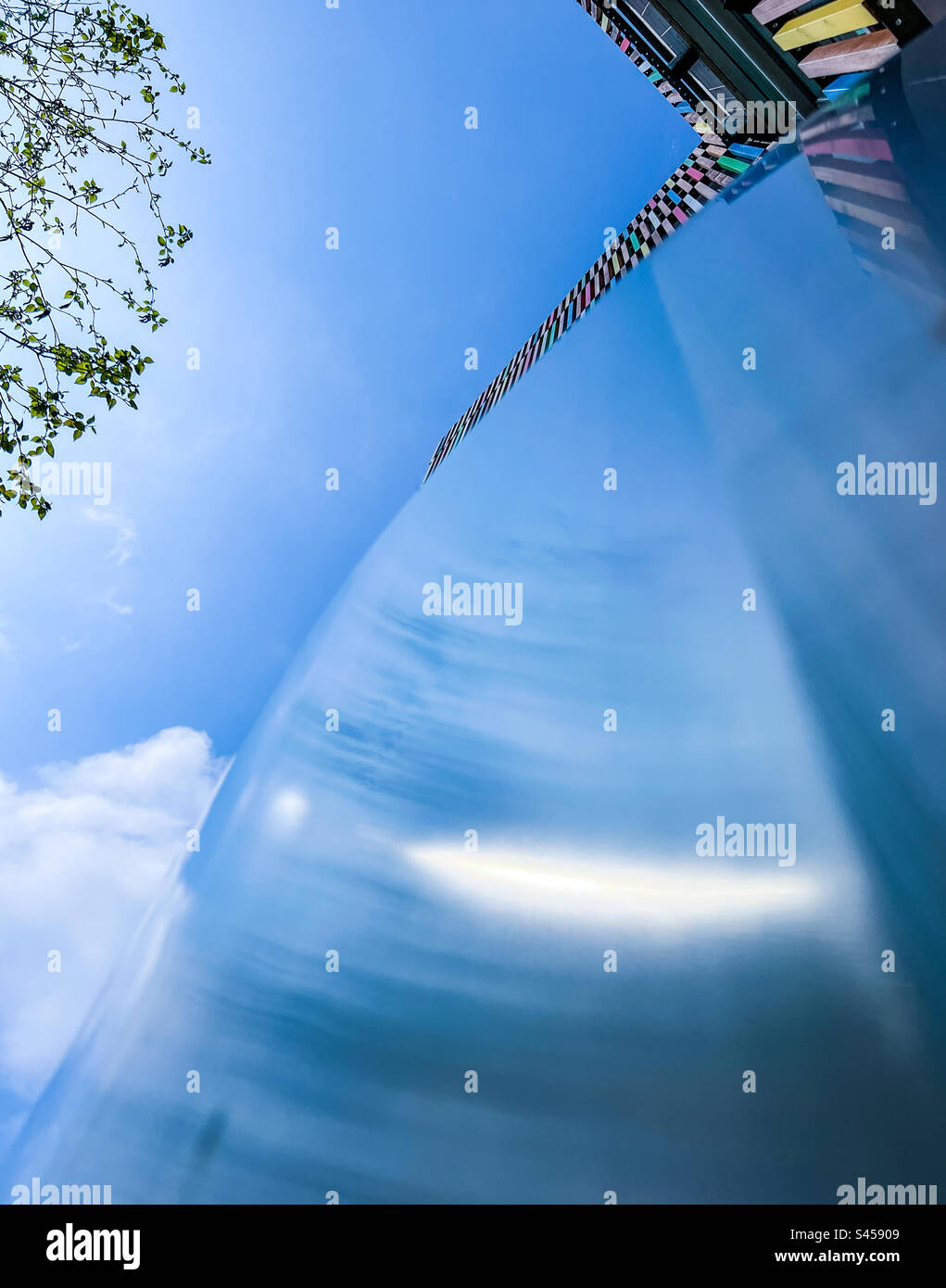 Metallic cladding leeds hi-res stock photography and images - Alamy