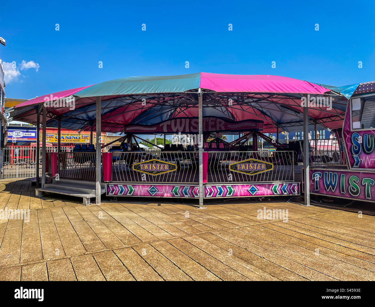 Southsea pier empty fairground Stock Photo - Alamy