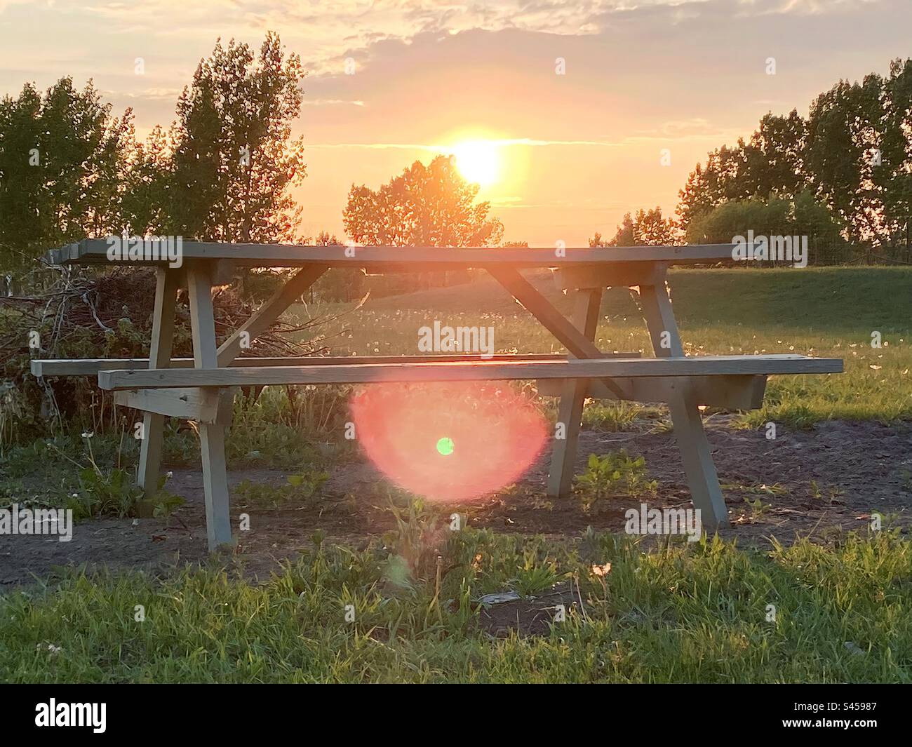 Picnic sunset hi-res stock photography and images - Alamy