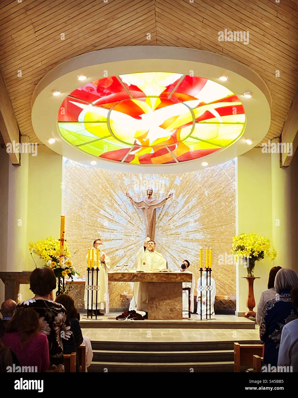 Holy eucharist hi-res stock photography and images - Alamy