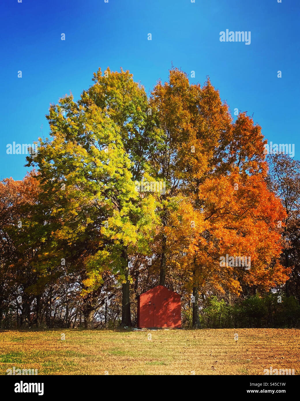 Red shed hi-res stock photography and images - Alamy
