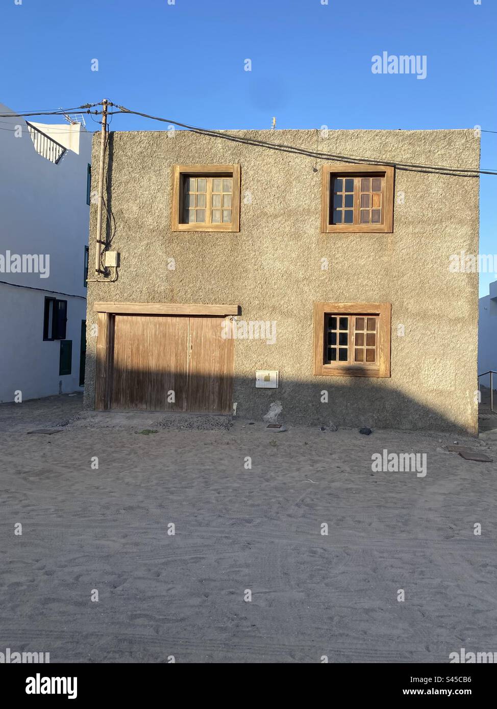 Simple building hi-res stock photography and images - Alamy