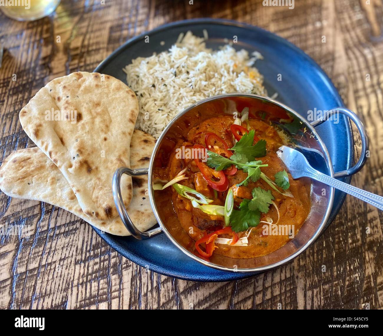 Naan bread curry hi-res stock photography and images - Alamy