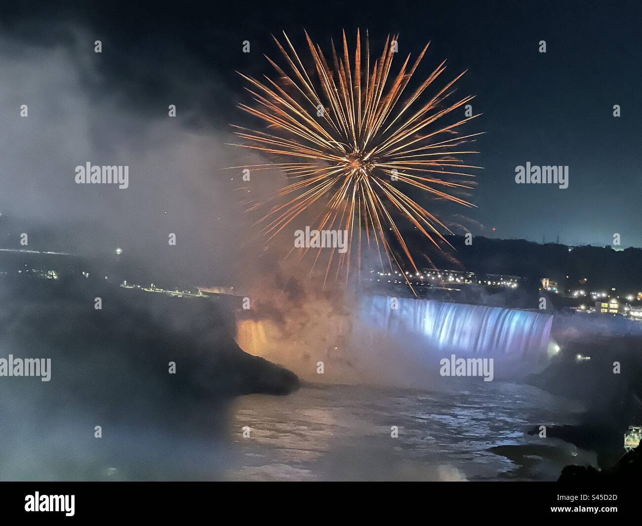 Fireworks waterfall hi-res stock photography and images - Alamy