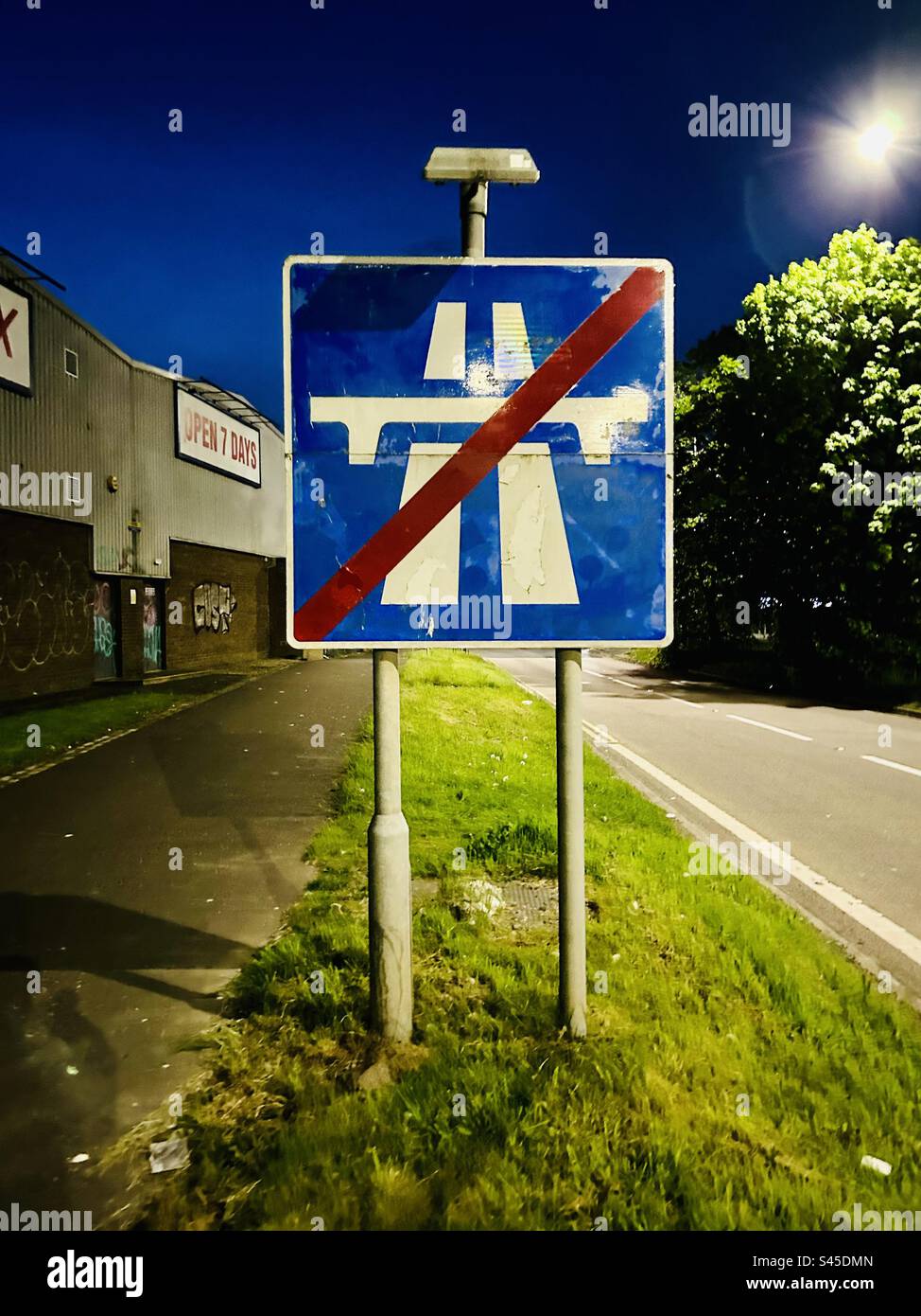 British motorway sign hi-res stock photography and images - Alamy