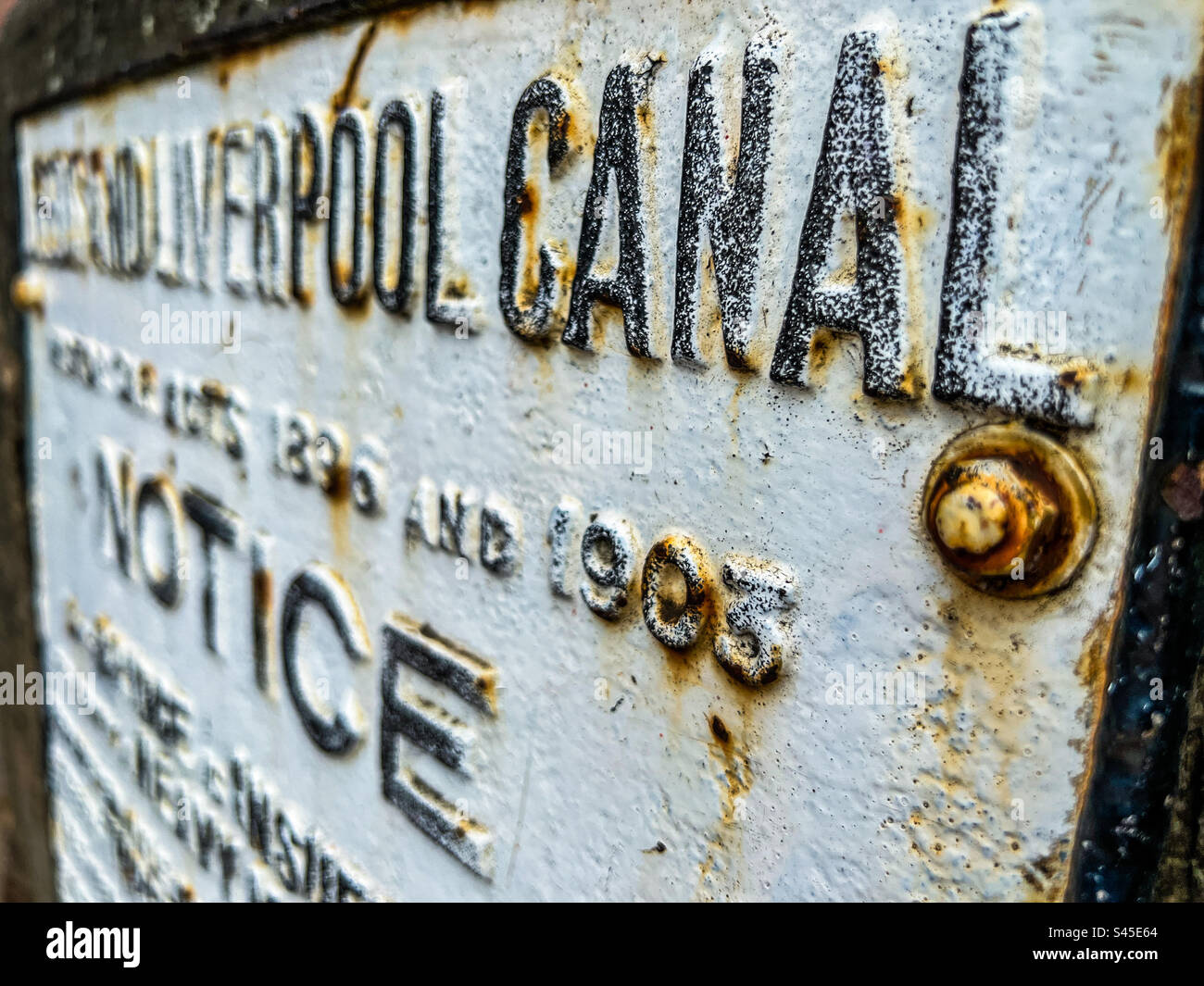 Very old Leeds and Liverpool canal sign Stock Photo - Alamy