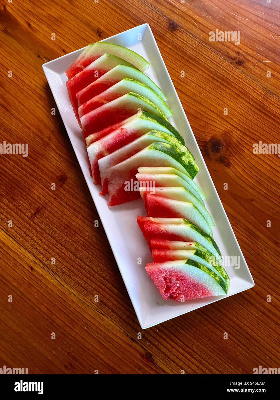 Sliced fruit tray hi-res stock photography and images - Alamy