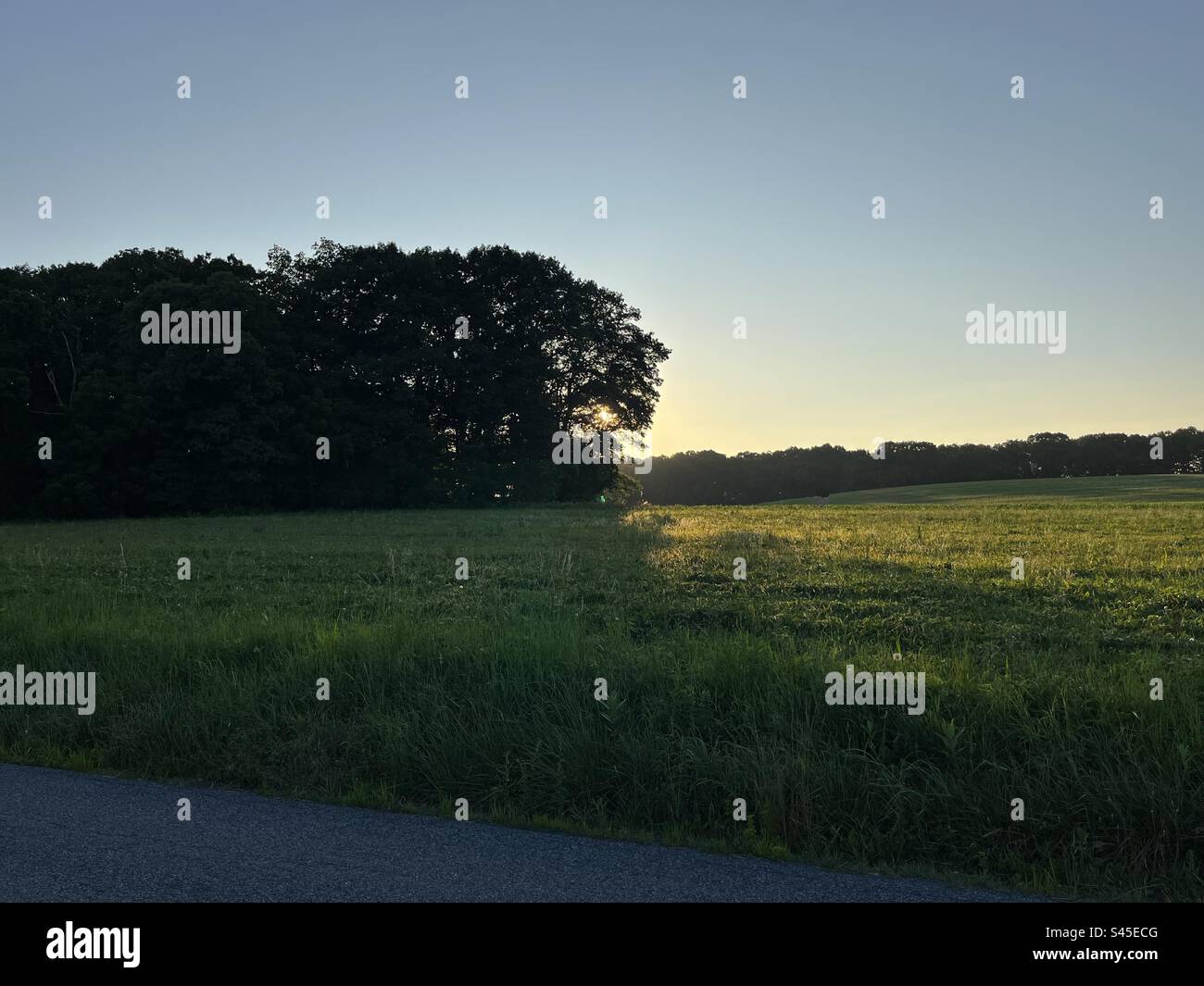 Light and shadow on field hi-res stock photography and images - Alamy