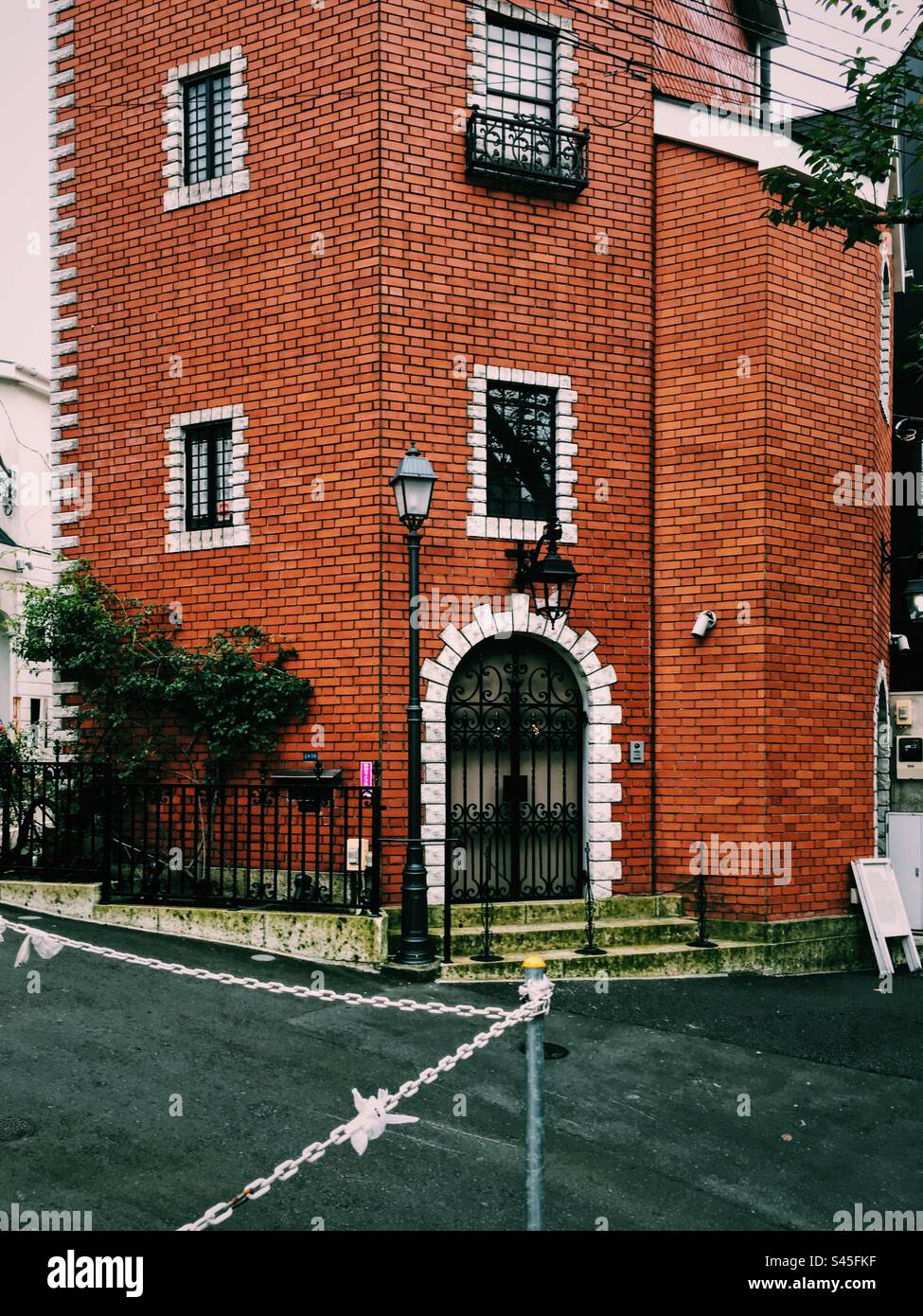 Brick clad building hi-res stock photography and images - Alamy