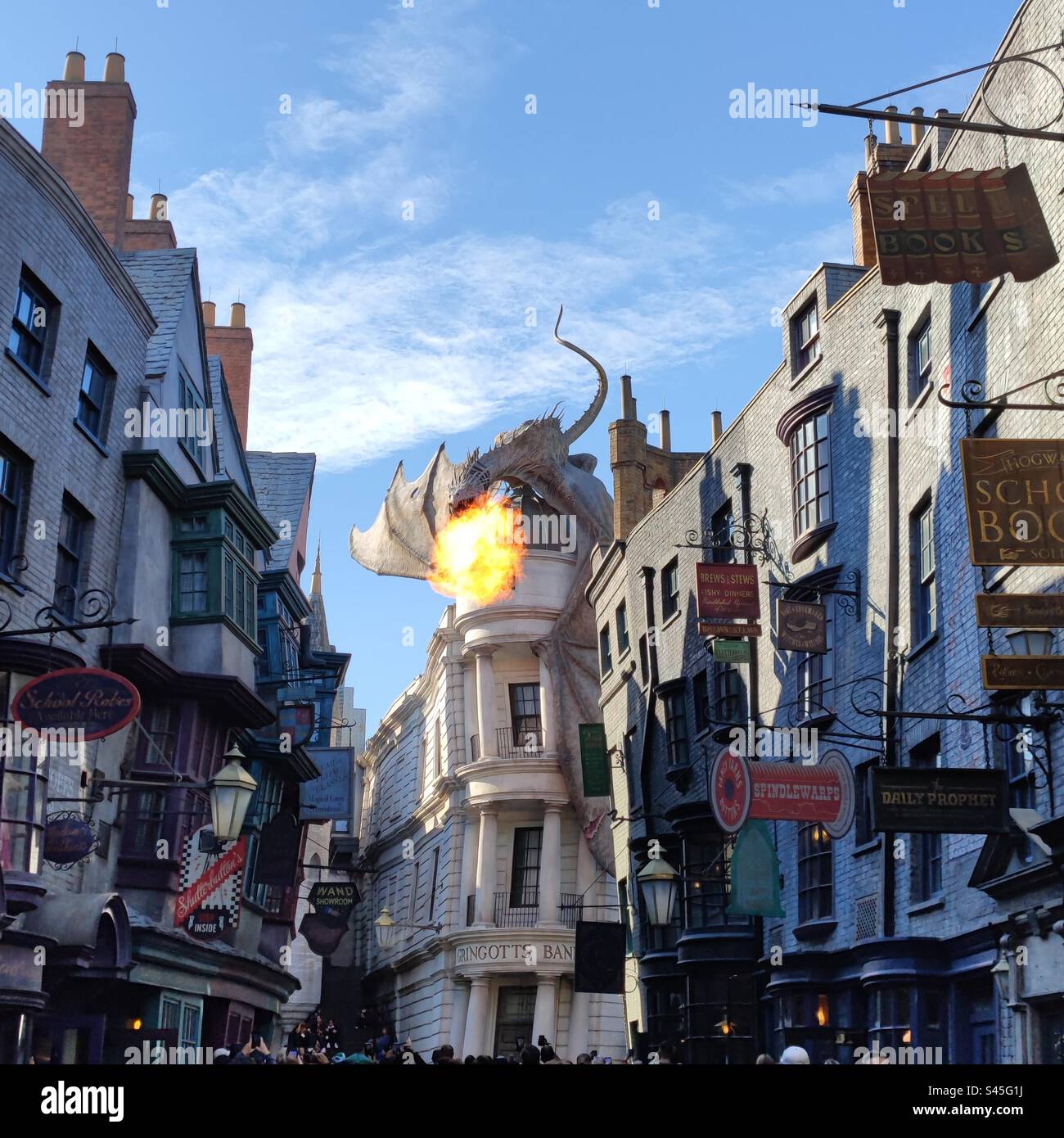 Dragon gringotts hi-res stock photography and images - Alamy