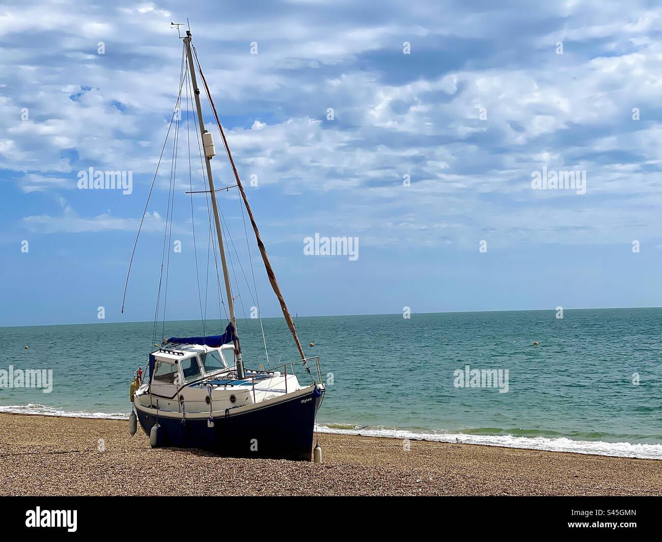 Stranded mooring hi-res stock photography and images - Alamy