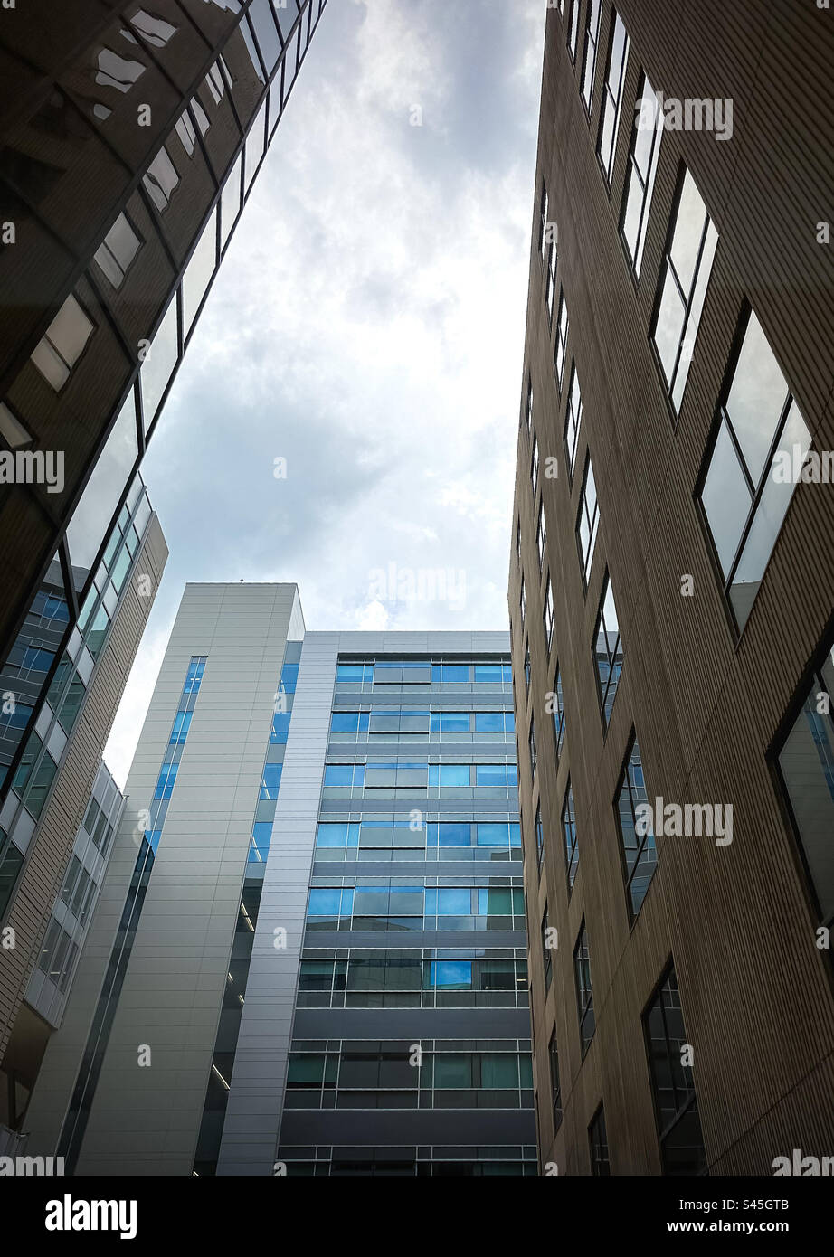 Buildings modern architecture framing the sky Stock Photo - Alamy