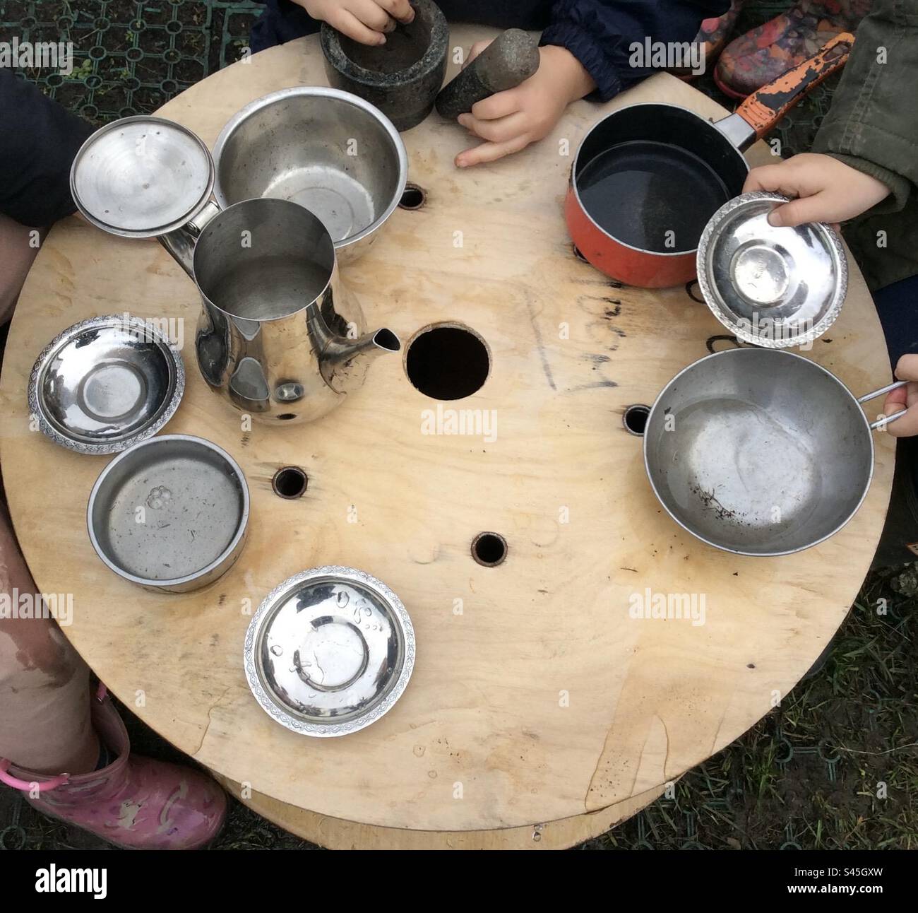 Children playing tea party hi-res stock photography and images - Alamy
