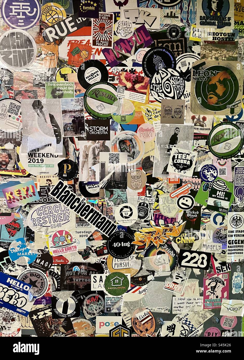 Art collage hi-res stock photography and images - Alamy