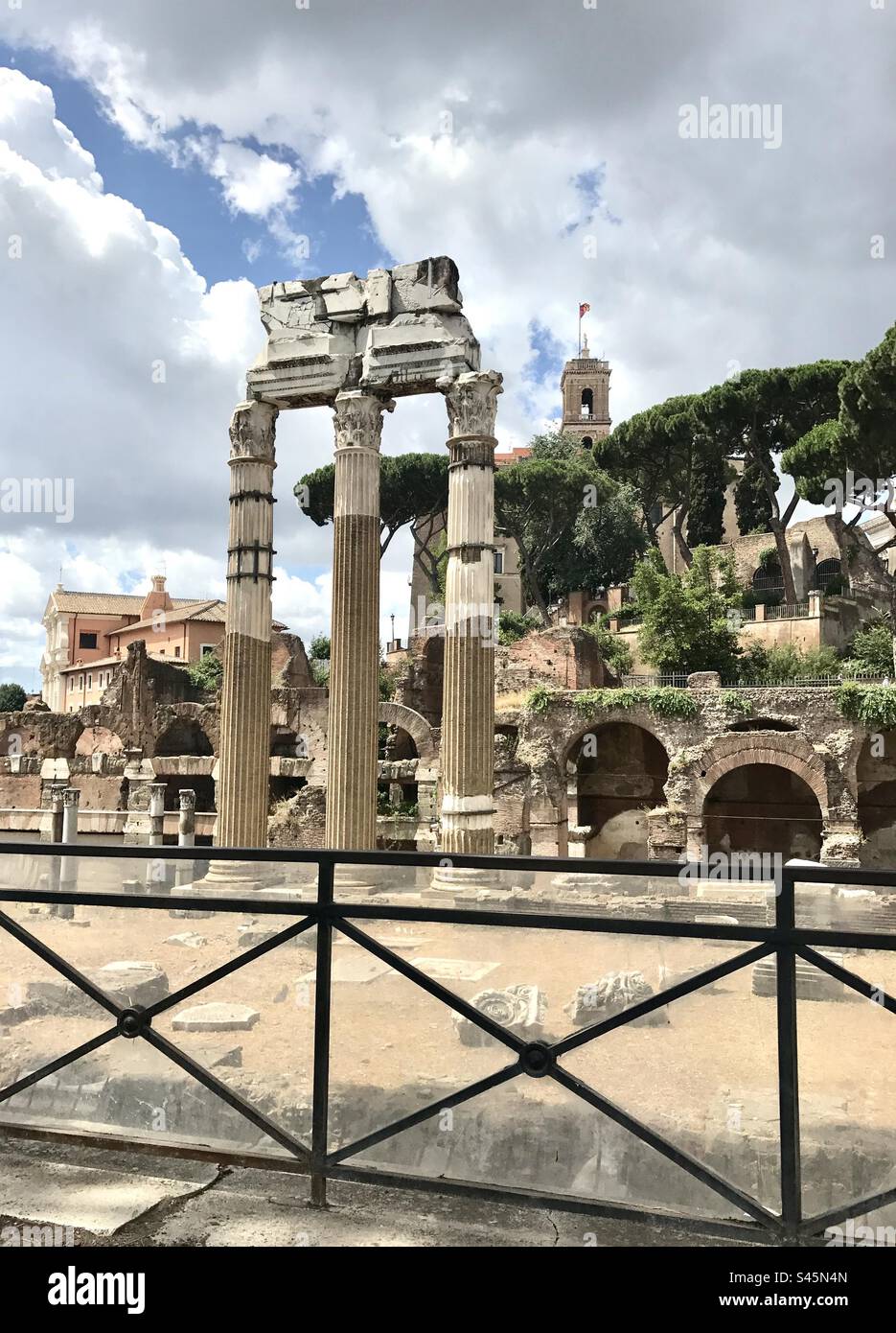 Ruins in italy hi-res stock photography and images - Alamy