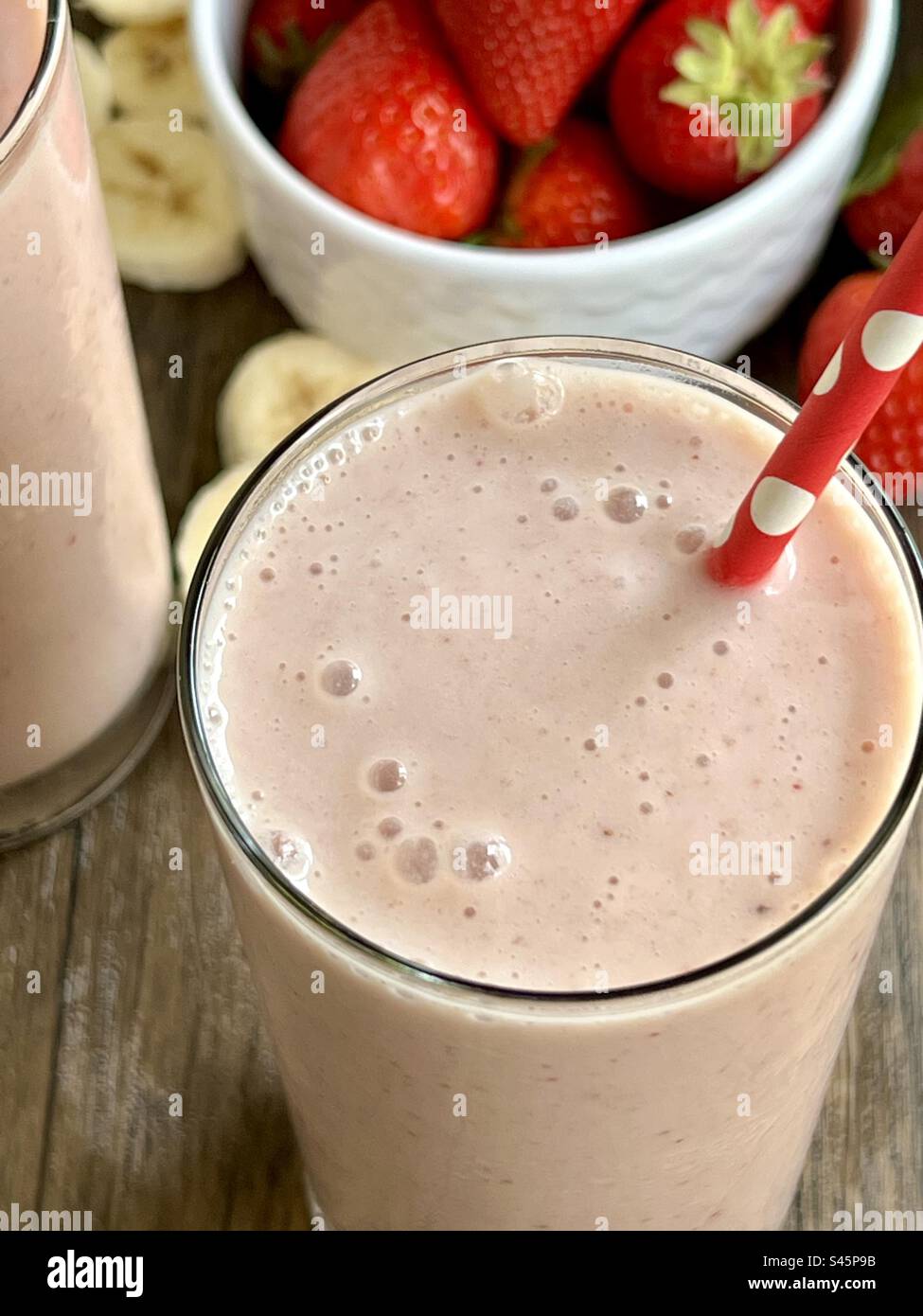 Strawberry banana smoothie Stock Photo - Alamy