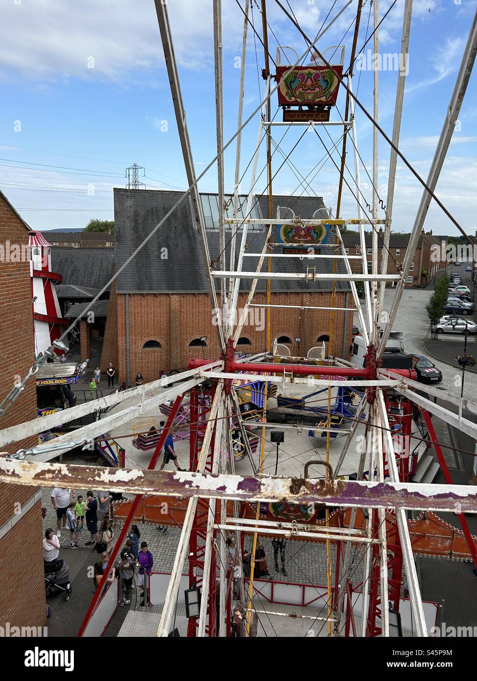 Kids having fun on the fairground rides hi-res stock photography and ...