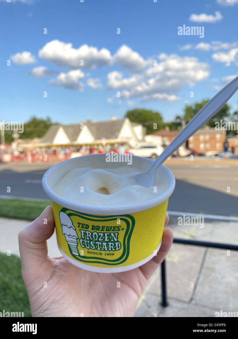 Frozen custard dessert hi-res stock photography and images - Alamy