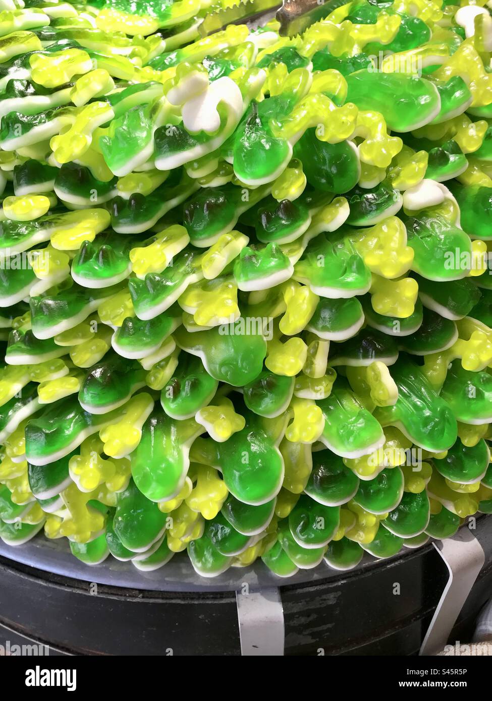 Sweets green hi-res stock photography and images - Alamy