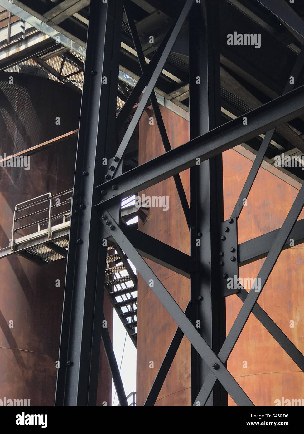 Industrial structure hi-res stock photography and images - Alamy