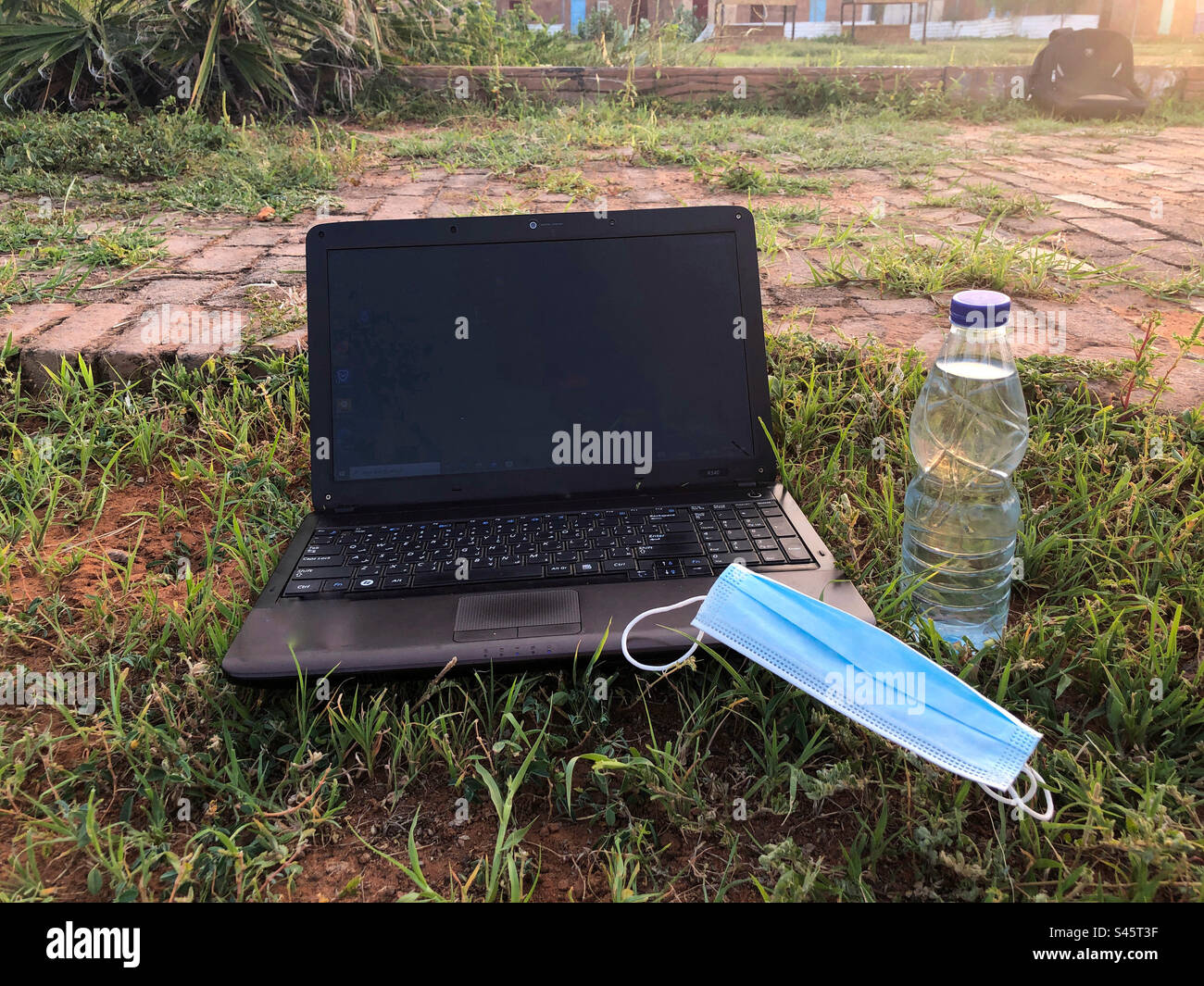 Labtops hi-res stock photography and images - Alamy