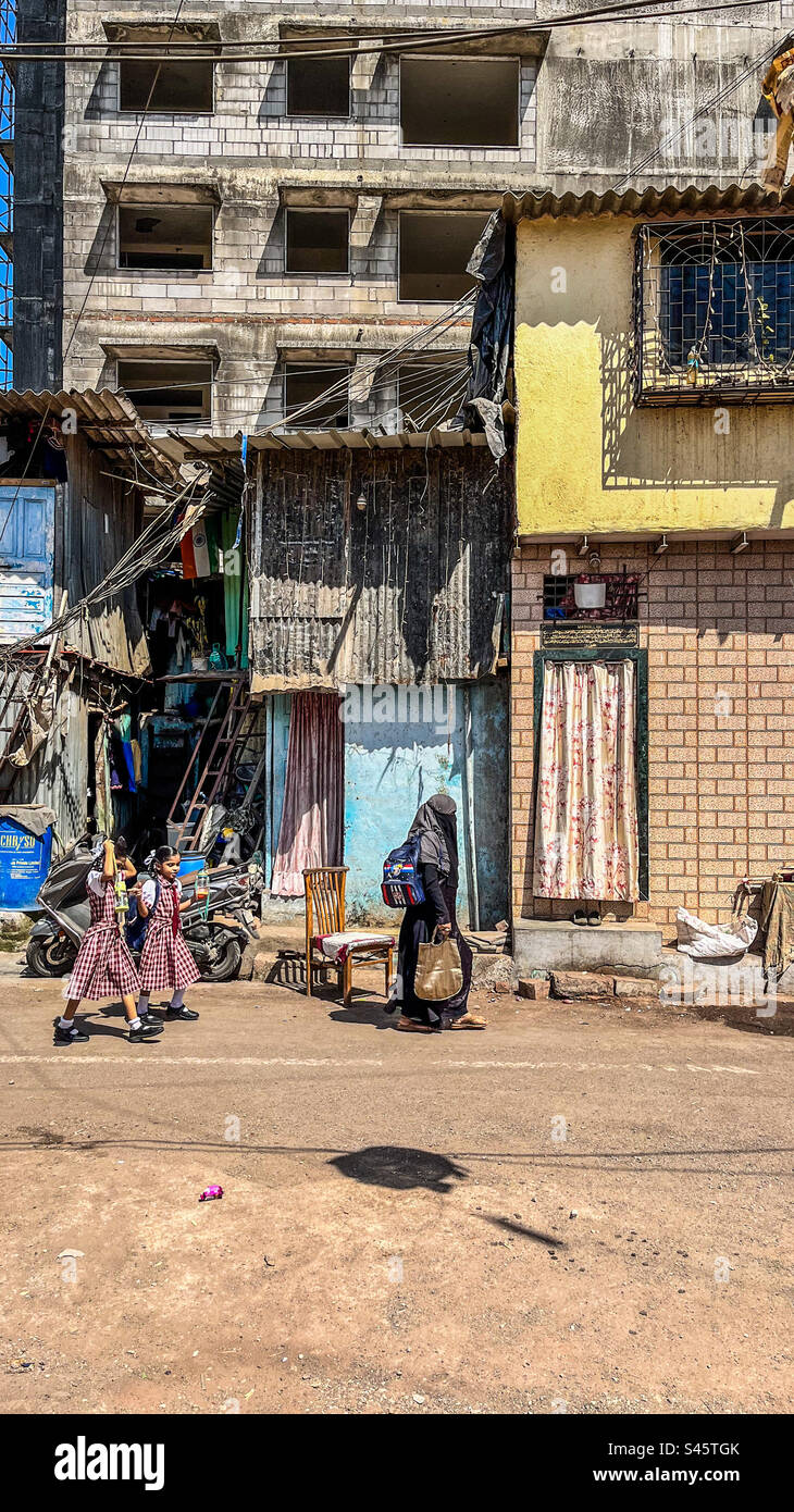 Dharavi slums hi-res stock photography and images - Alamy