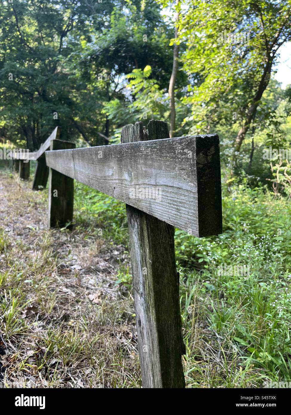 Wood rail hi-res stock photography and images - Alamy