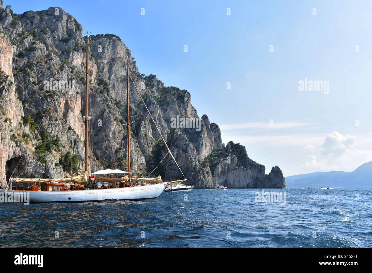 Italian boat hi-res stock photography and images - Alamy